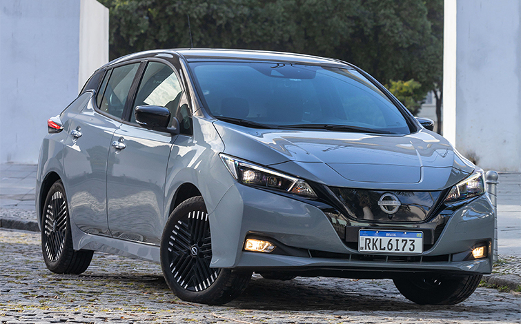 Para celebrar o novo marco de vendas do LEAF, Nissan faz ação VIP para ...