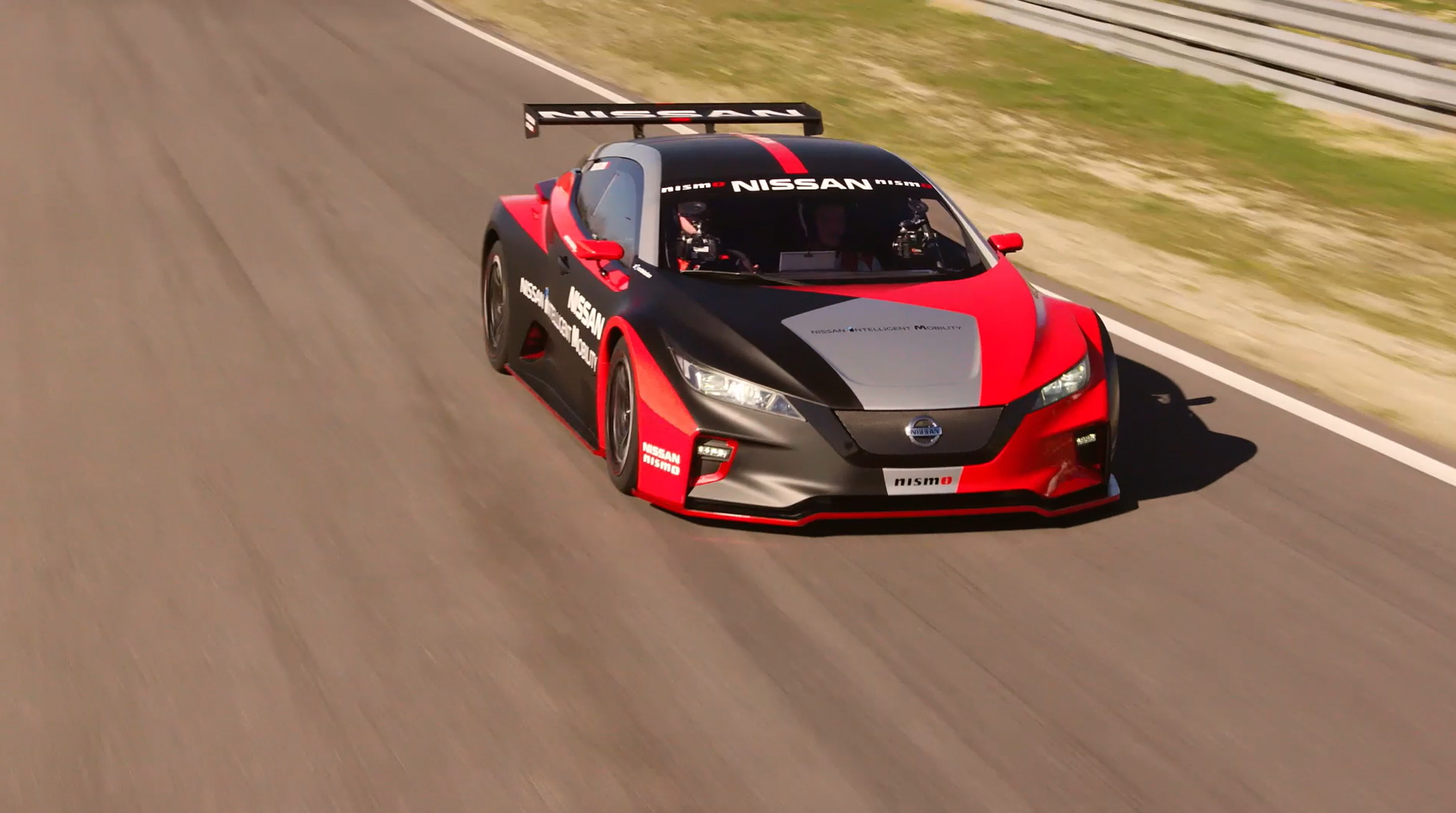 Soccer ace Eden Hazard experiences the power of Nissan EVs